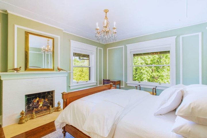 Whole 9br Historic Mansion, Weddings & Events - Lincoln, NE