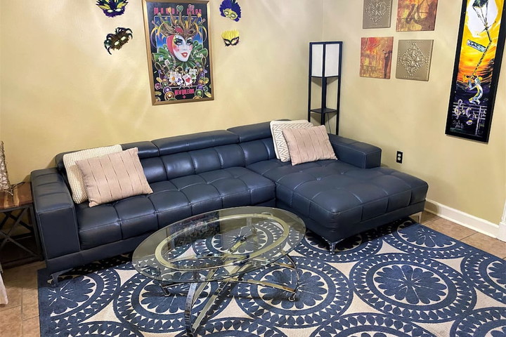 Super Summer Savings!!  Cool And Eclectic , Perfect Downtown Spot Minutes To Lsu - Baton Rouge, LA
