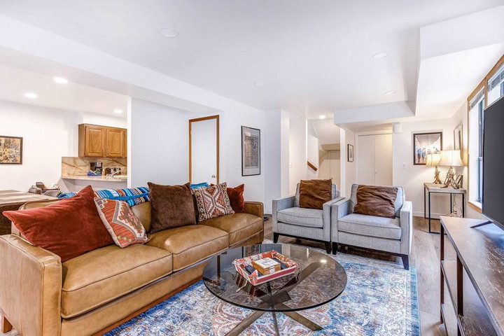 Central Townhouse With Private Hot Tub, Wood Fireplace, & Ski Shuttle Access - Sandy, UT