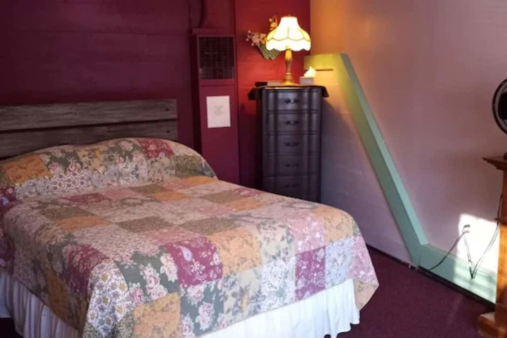 Cottage Located In Hermann, Mo. Historic District. 100% No Smoking Property! - Hermann, MO