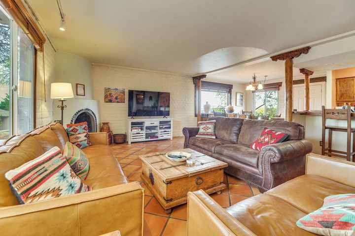 11-min Walk To Santa Fe Plaza! Condo W/ Pool - Santa Fe, NM