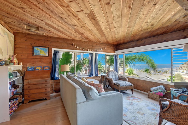 Cozy 2 Bedroom Home With Golf Cart, Stunning View, Balcony, Grill, Wifi - 124 Hi - Santa Catalina Island, CA