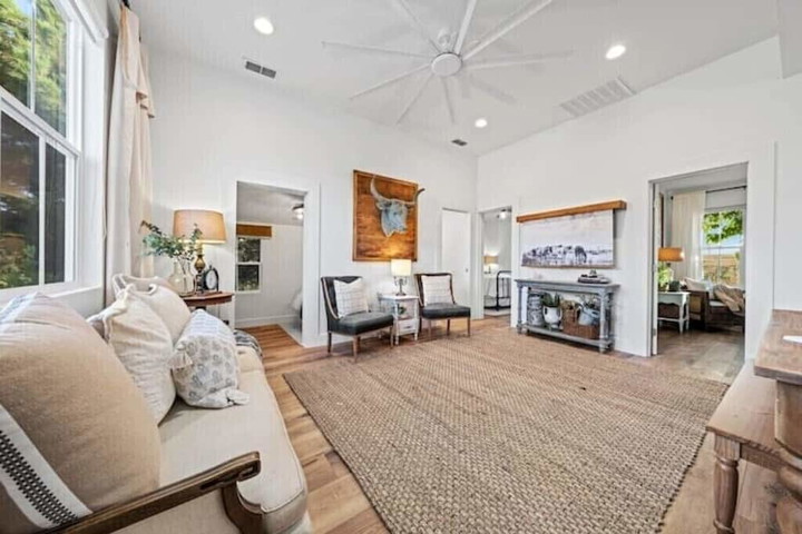 Countryside Cottage - Roseville, CA