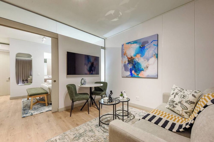 Let The Light In, Hotel-styled Calm In Rosebank - Johannesburg