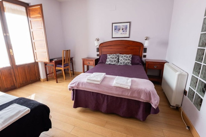 La Judería Segovia Lodging - Room For 3 - Segovia
