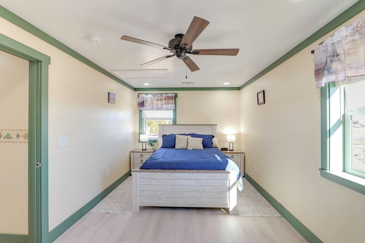 Near Atv Trails: Carlsbad Apt W/ Shared Fire Pit - Carlsbad, NM