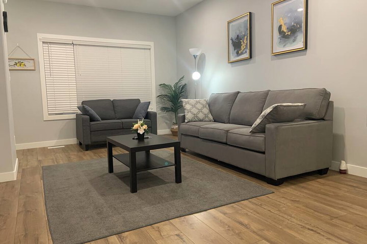 Luxurious 3 Br Villa With Free Parking - King Bed - Regina