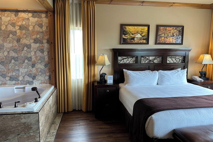 Lovely 2-br Condo Minutes From Gatlinburg. Sleeps Up To 8, Many Amenities. - Gatlinburg, TN