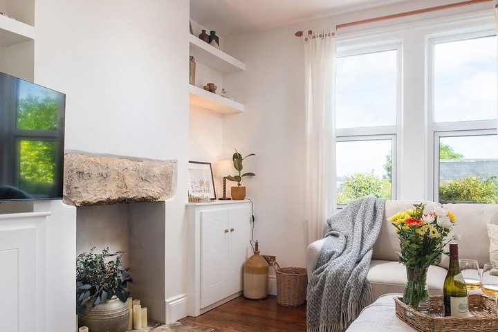 Lucknow Cottage  - Pet Friendly In Rodborough, Near Stroud - Stroud