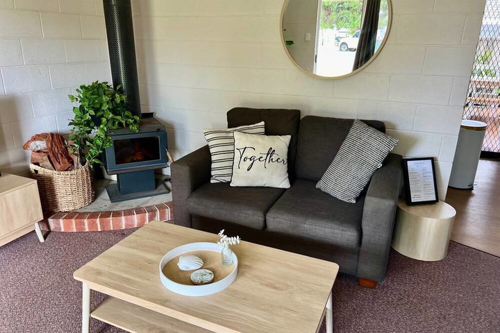 The J's - Pet Friendly Outside - Robe