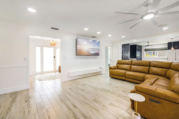 Waterfront Retreat - Pool, Dock & Near Downtown - Fort Myers