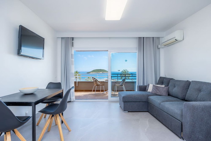 First Line Cosy Apartment With Sea Views, Wi-fi And Air Conditioning - Mallorca