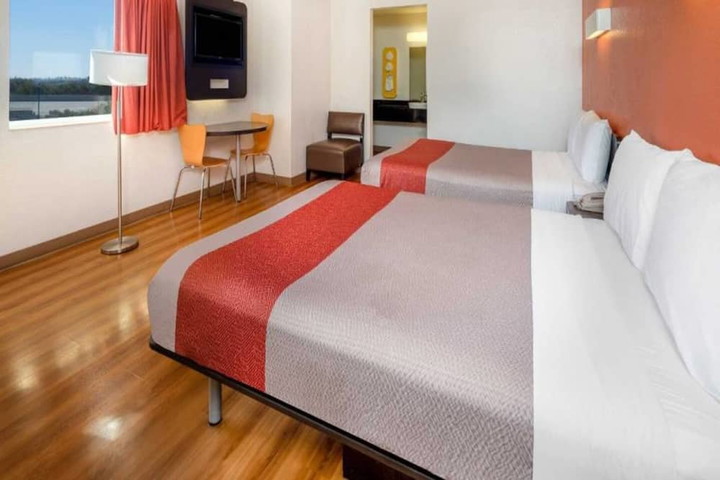2 Full Beds | Micfridge - Oxnard, CA