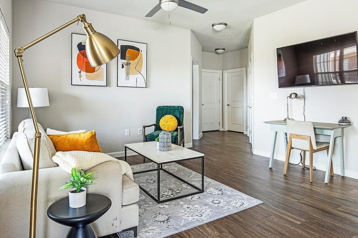 Landing | Amazing 2bd, Gym, Courtyard - New Braunfels, TX