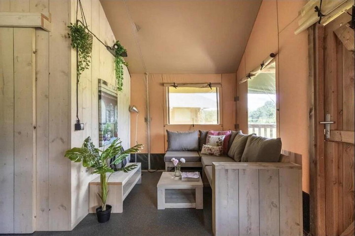 Duo Lodge: Two Atmospheric Glamping Lodges Side By Side For Groups Of 3 To 12 People. Ideal For Families Or Multiple Families Together, Each Keeping Their Own Space. Glamping Zeewolde. - Amersfoort