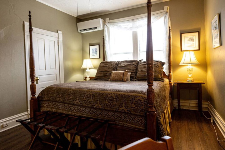 Find Genuine Southern Hospitality In Hendersonville At The 1898 Waverly Inn. - Hendersonville, NC