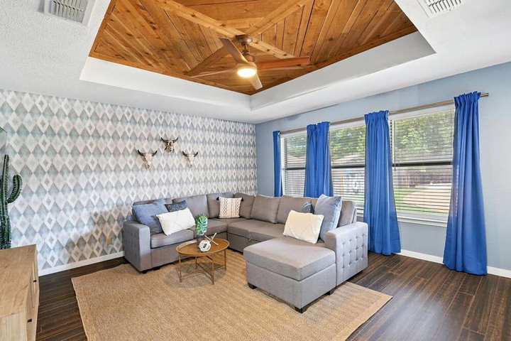 4bd/2ba Bohemian X Southern Getaway W Pool+cinema - Roanoke, TX