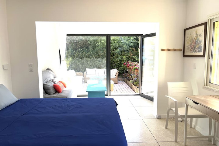 Guesthouse With A Pool, 200 Meters From The Beach, Air-conditioned - Côte d'Azur