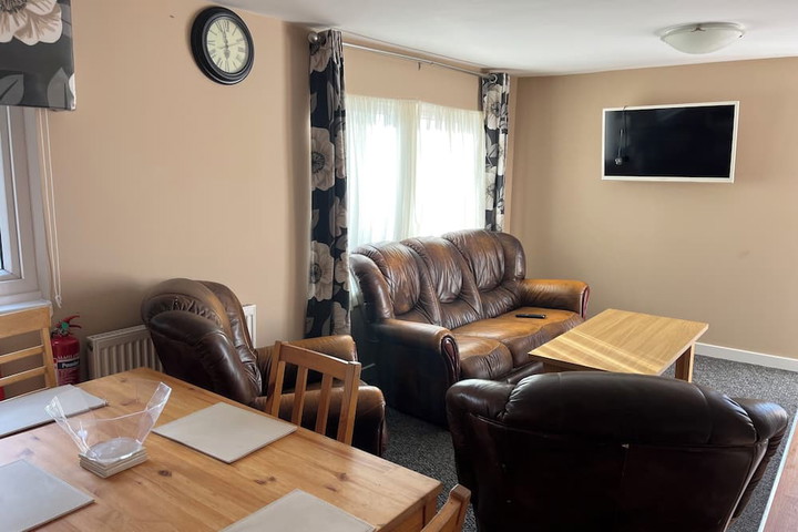 Self-catering 3 Bedroom Chalet 5 Miles From Glasgow City Centre! - 