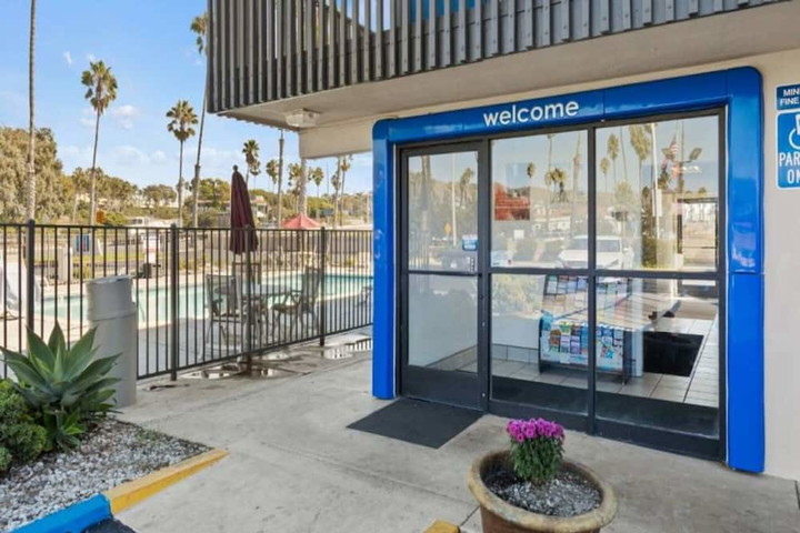 1 Full Bed | Ada/tub/mini Fridge - San Buenaventura State Beach, Ventura