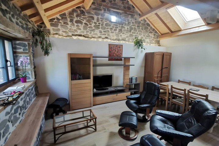 Gîte La Forge Faverolles Authentiek Gerenoveerd Vakantiehuis In De Margeride - Cantal