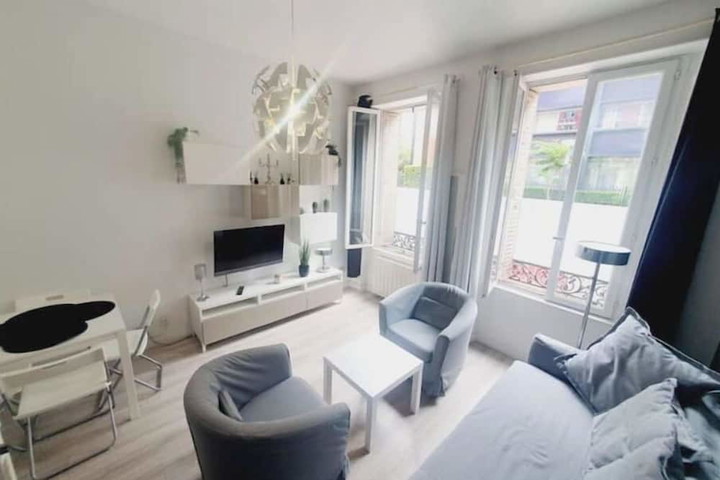 Appartement Avec Patio à En Plein Centre Ville - Saint-Denis, France