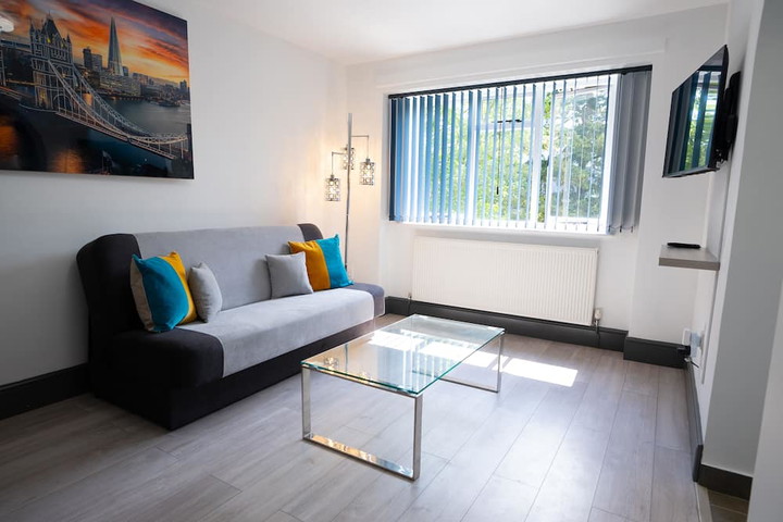 Appartement Privé Moderne En Emplacement Central - Farnham