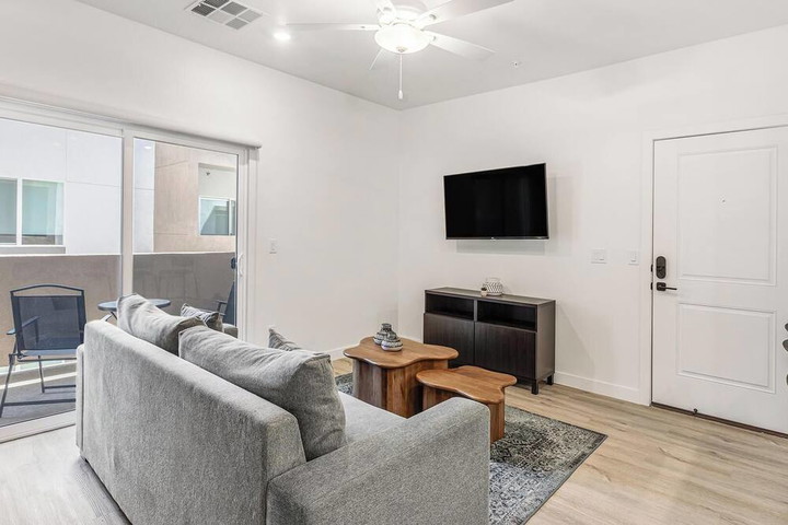 Landing | Stunning 1bd, Gym, Pool - Las Vegas, NV