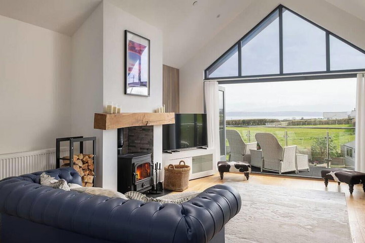 Sea View Terrace - With Hot Tub! - Benllech