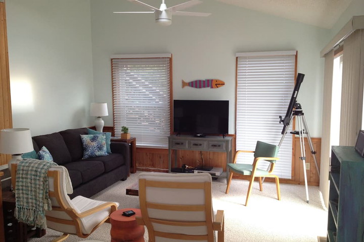 6th House From Private Beach Access! Steps To Duck Town! 3 Bed, 2 Bath. - Duck, NC