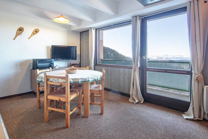 Apartment With Ski Access - Chamrousse