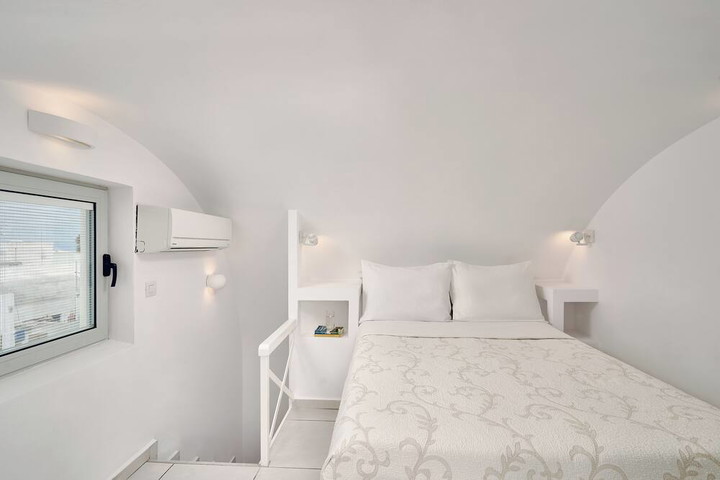 Merovigliosso Deluxe Apartment Spa Bath And Sunset View - Santorini