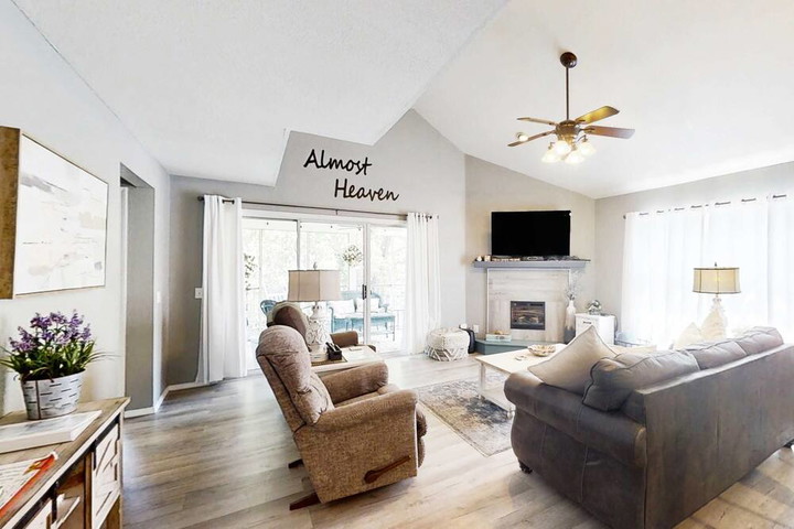 Spacious 3br Condo - Jacuzzi Tub - Golf & Pools - Branson, MO