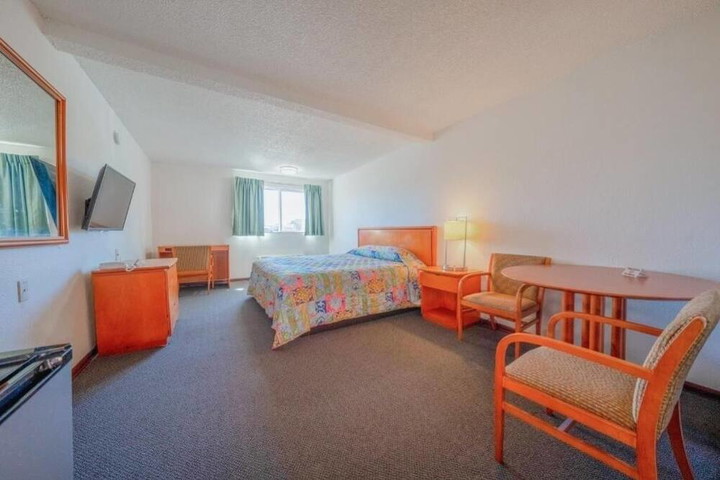 Stylish Room W/ Free Parking Near Crystal Springs Lake - 4.3 Miles Away - Portland, OR