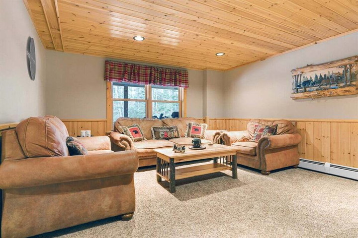 Classic Maine Chalet Near Sunday River + Fireplace - Bethel, ME