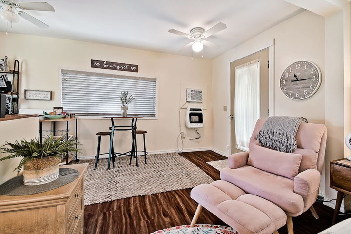 Charming Cottage For Two In A Country Setting But Close To Downtown. - Eureka Springs, AR
