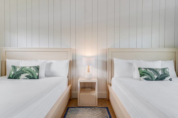Affordable Islamorada Stay | Free Breakfast & Parking | Pool | Pet-friendly - Islamorada, FL