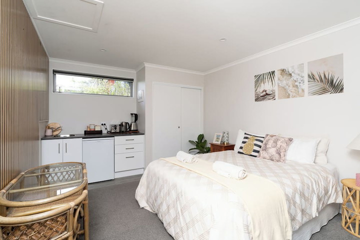 Pineapple Palace Studio: Tranquil, Tropical, Quiet, Walk To Town - Raglan