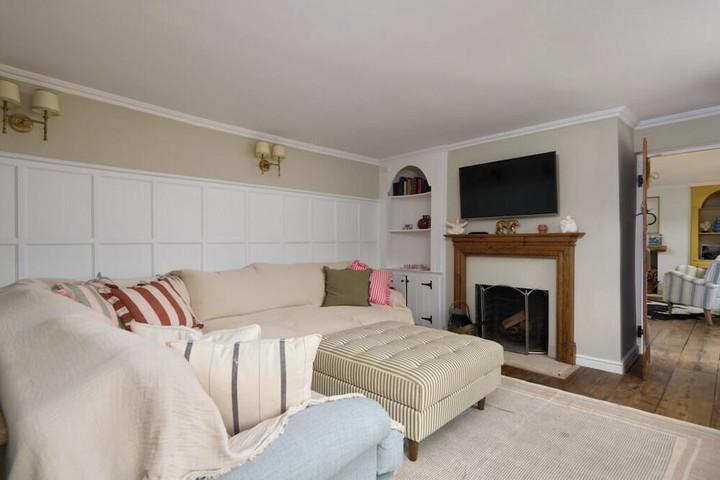 3-bed Waterfront Home With Gardens, Views & Hot Tub - Kingsbridge