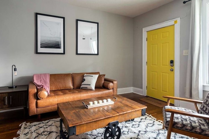 Modern & Large House ️ 10 Bed / 4 Bath / 2 Kitchens | Host 26 Guests - Ohio