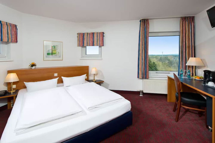 Contemporary Business Double Room With Modern Comfort - Darmstadt