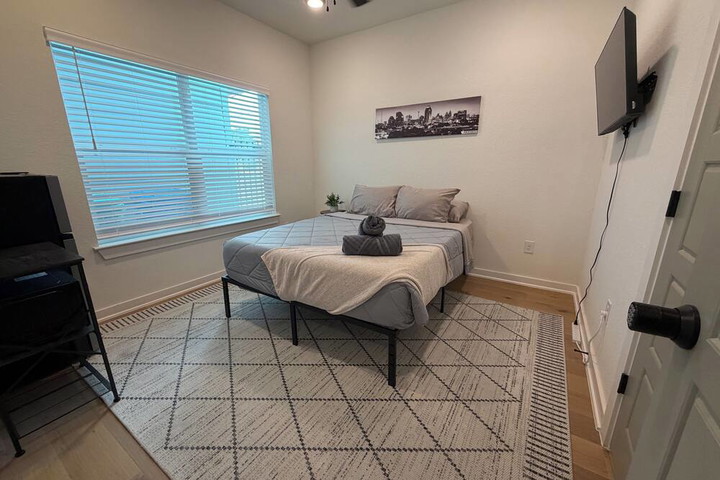 New 3-story Townhome W/ Great Views Of Downtown - In Tobin Hill Area! - San Antonio, TX