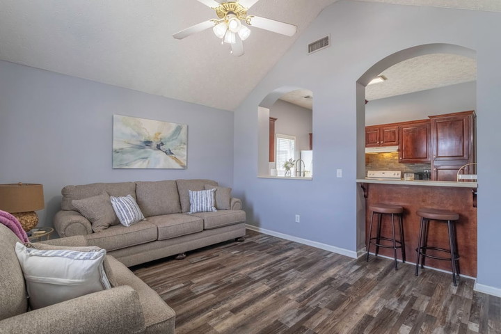 2br/2ba Townhome Near 17 Springs, Screened Porch - Millbrook, AL