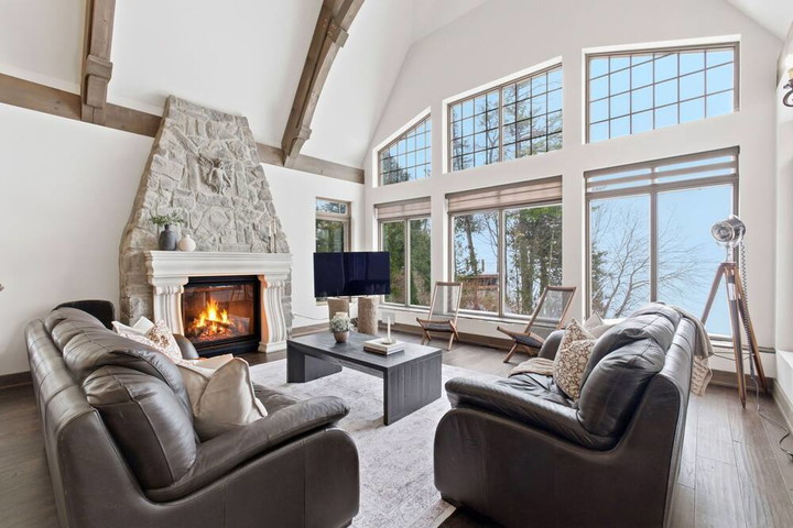 Waterfront Luxury French Chateau | Lake Simcoe | Ping Pong | Games | Fireplace - Kawartha Lakes