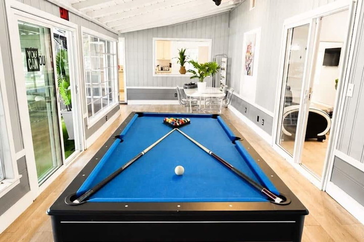 Sherman Oaks Retreat With Pool Game Room - Los Angeles