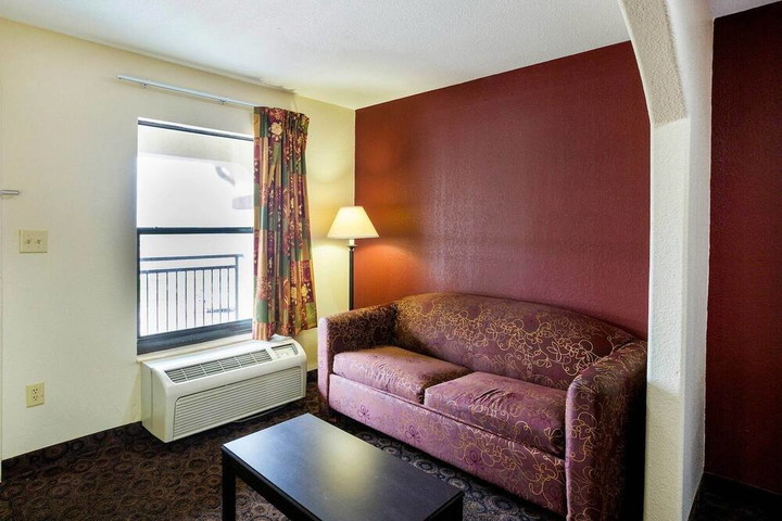 2 Queen Bed | Port Allen La - Baton Rouge, LA