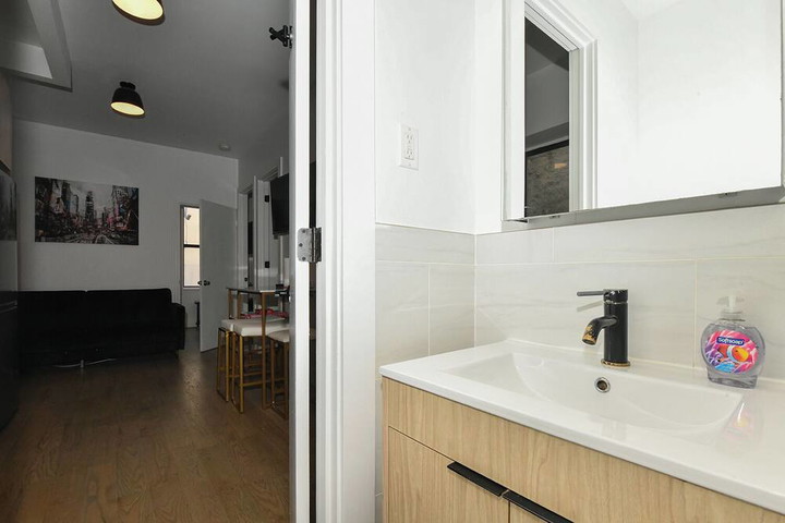 Chelsea Charm : 3br Retreat Near High Line - New York City