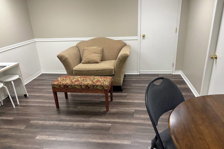 Quiet Suite Near Beach.. Serene Setting With Patios And Space To Bbq - Peachland