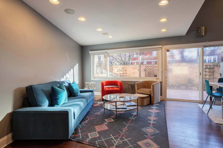 3-story Townhome, Free Parking, Private Patio, Washer-dryer - Chicago, IL