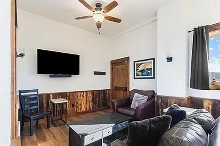 Buffalo Suite In Emigrant - Emigrant, MT